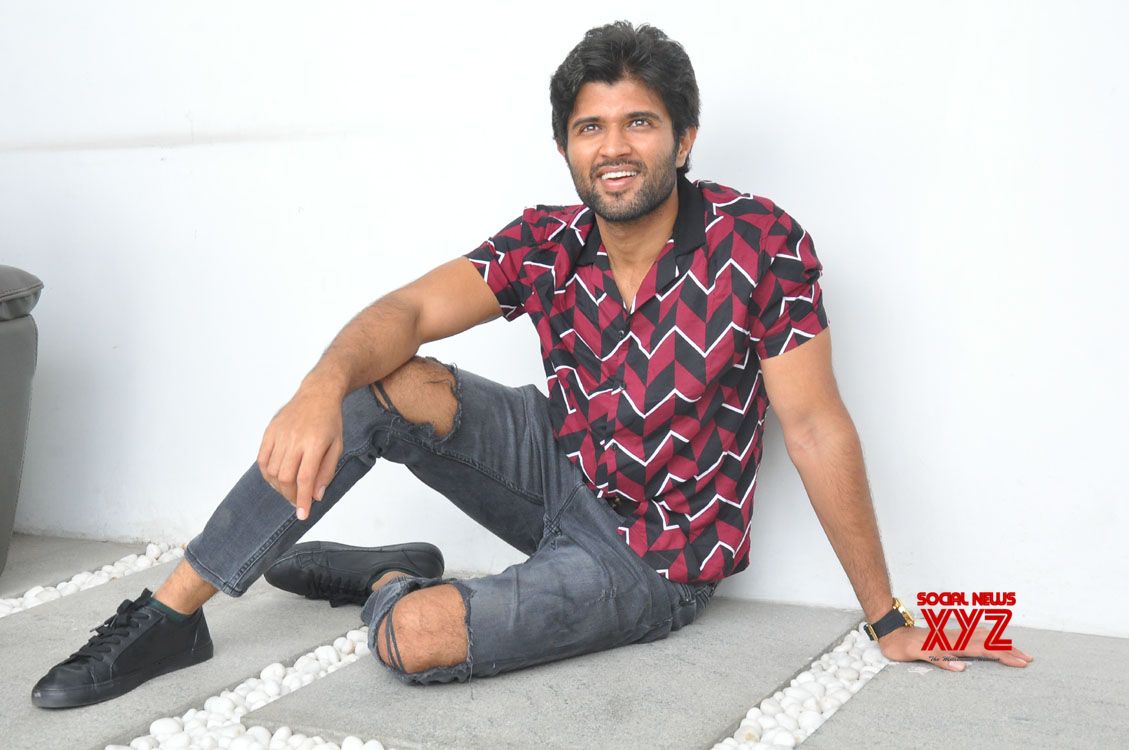 Vijay Devarakonda Stills From Geetha Govindam Movie Interview - Social ...