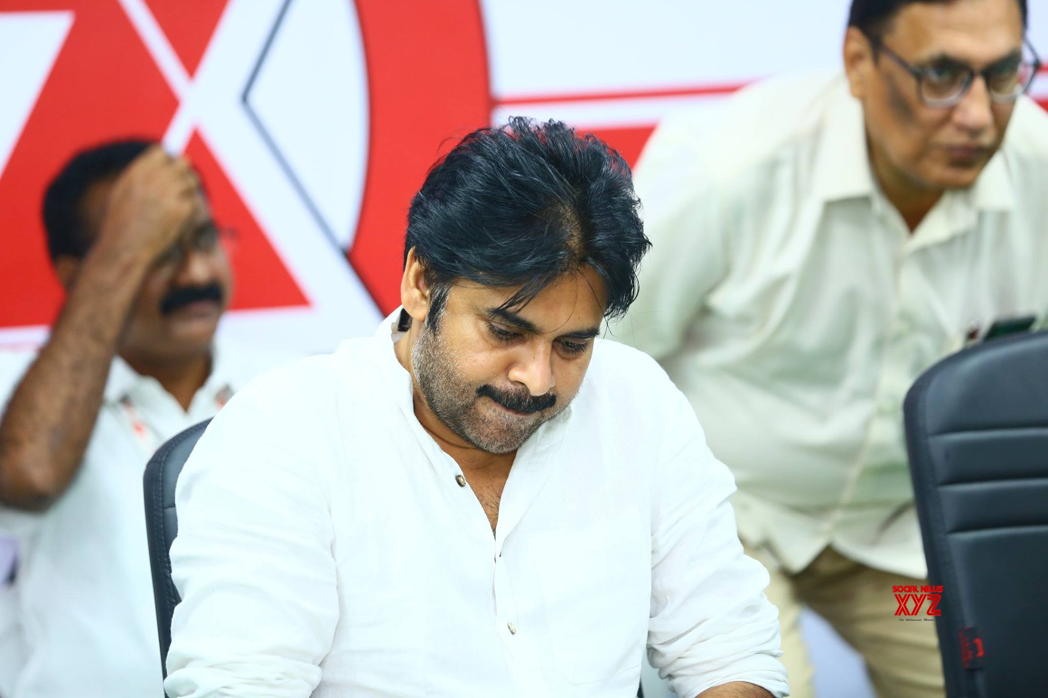 JanaSena Chief Pawan Kalayan Inviting Balaraju Into The Party - Gallery ...
