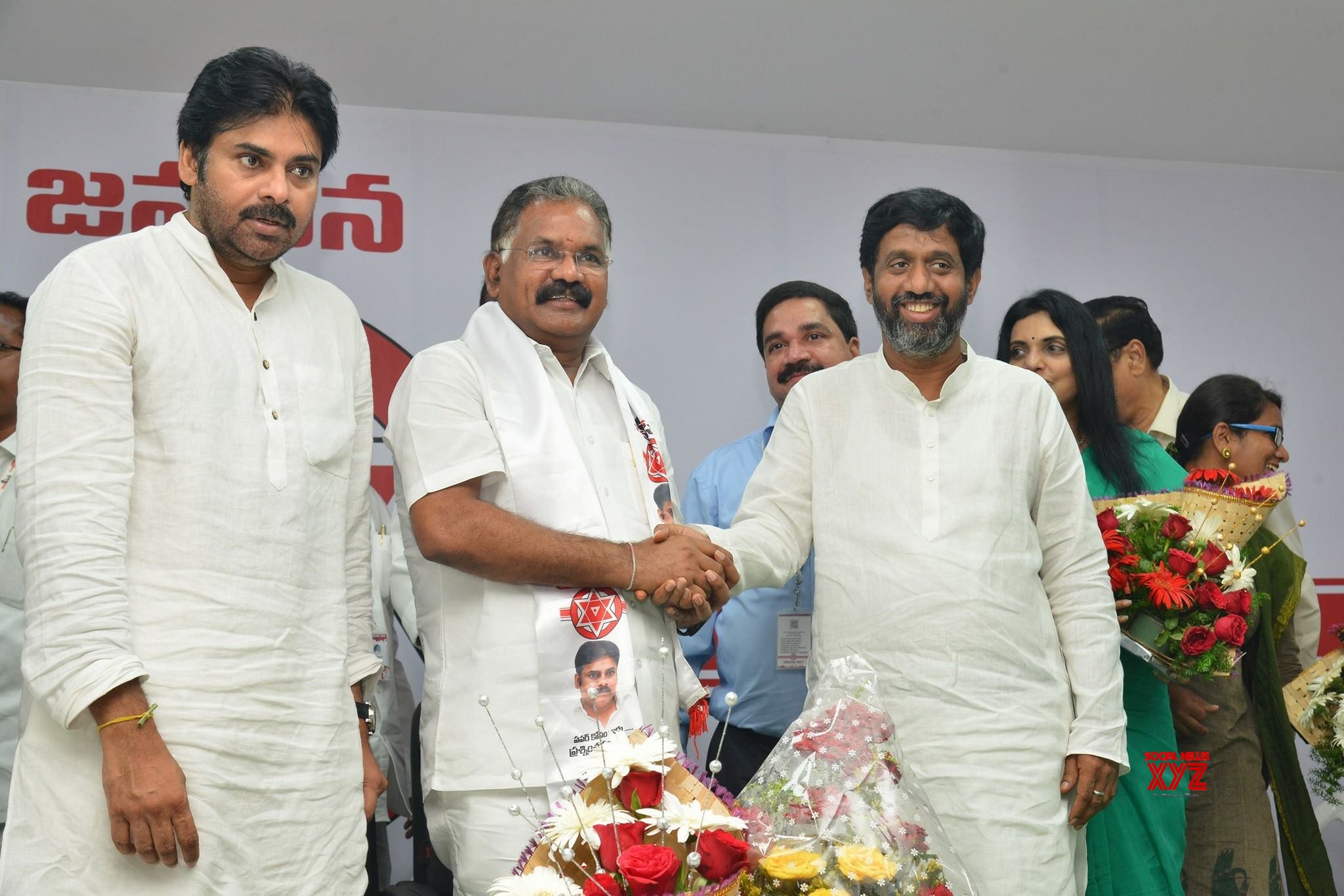 JanaSena Chief Pawan Kalayan Inviting Balaraju Into The Party - Gallery ...