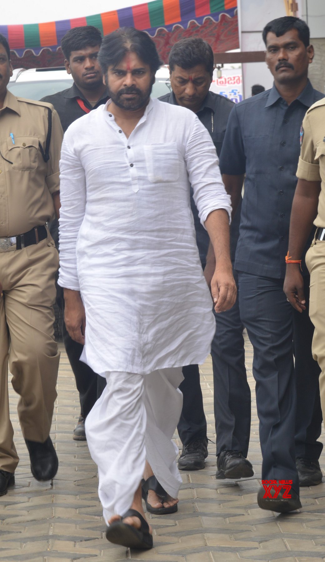 JanaSena Chief Pawan Kalyan Interaction With Anantapur Students - Gallery - Social News XYZ