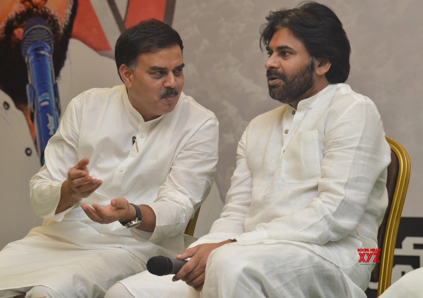 JanaSena Chief Pawan Kalyan Interaction With Anantapur Students - Gallery - Social News XYZ
