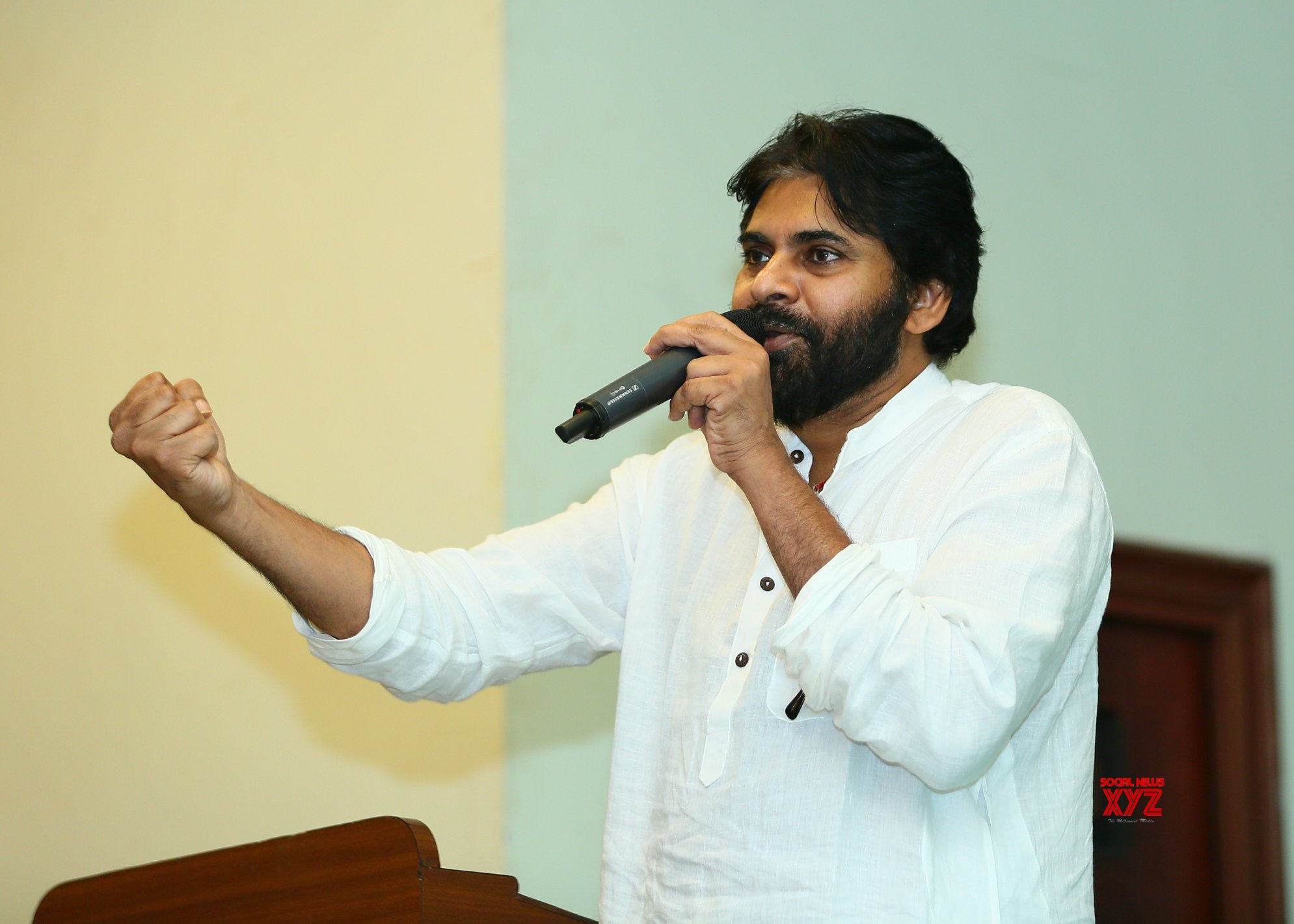 JanaSena Chief Pawan Kalyan Interacts With Vizianagaram JanaSainiks - Gallery - Social News XYZ