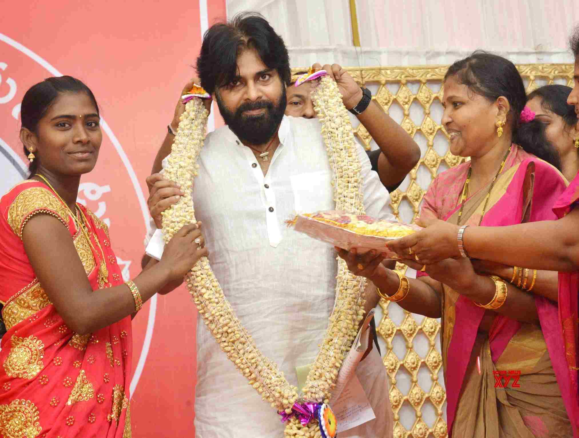 JanaSena Chief Pawan Kalyan Interaction With Students And VeeraMahila In Prakasam District ...