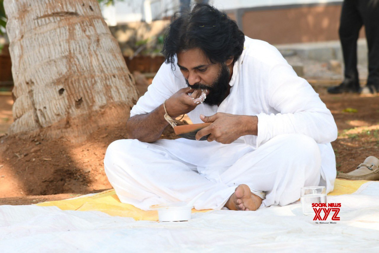JanaSena Chief Shri PawanKalyan Having Lunch At Holy Family High School ...