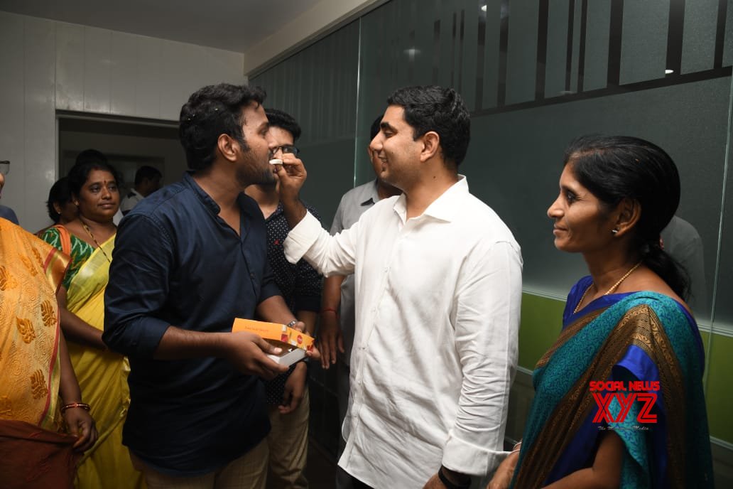 Nara Lokesh Meets With TDP Party Workers And Fans - Gallery - Social News XYZ