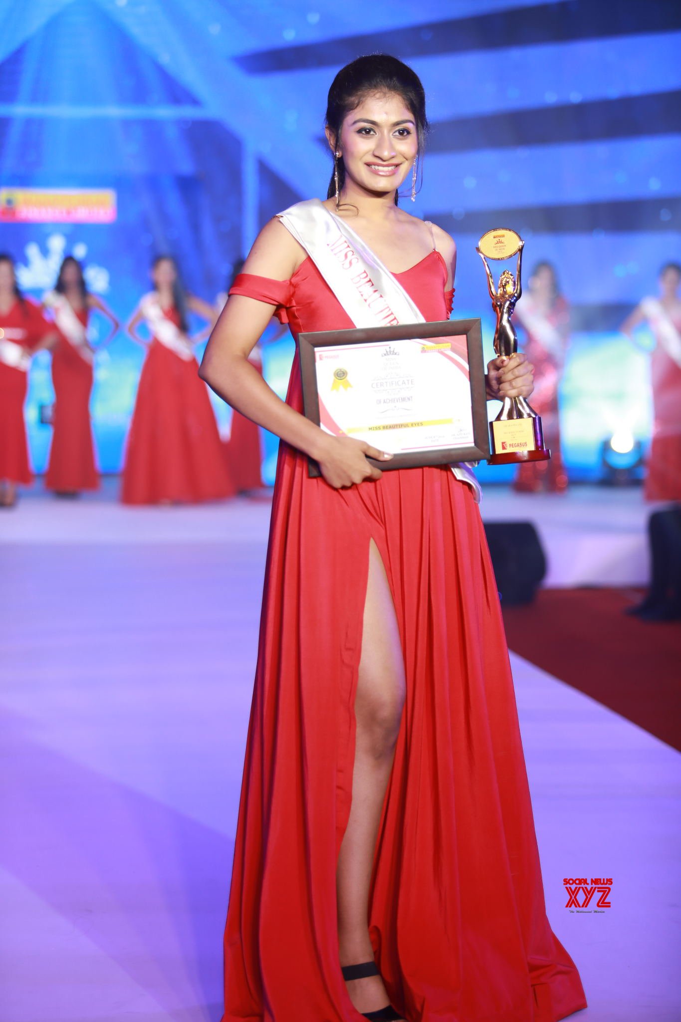Ms Tanya Sinha From Jharkhand Crowned Manappuram Miss Queen Of India ...