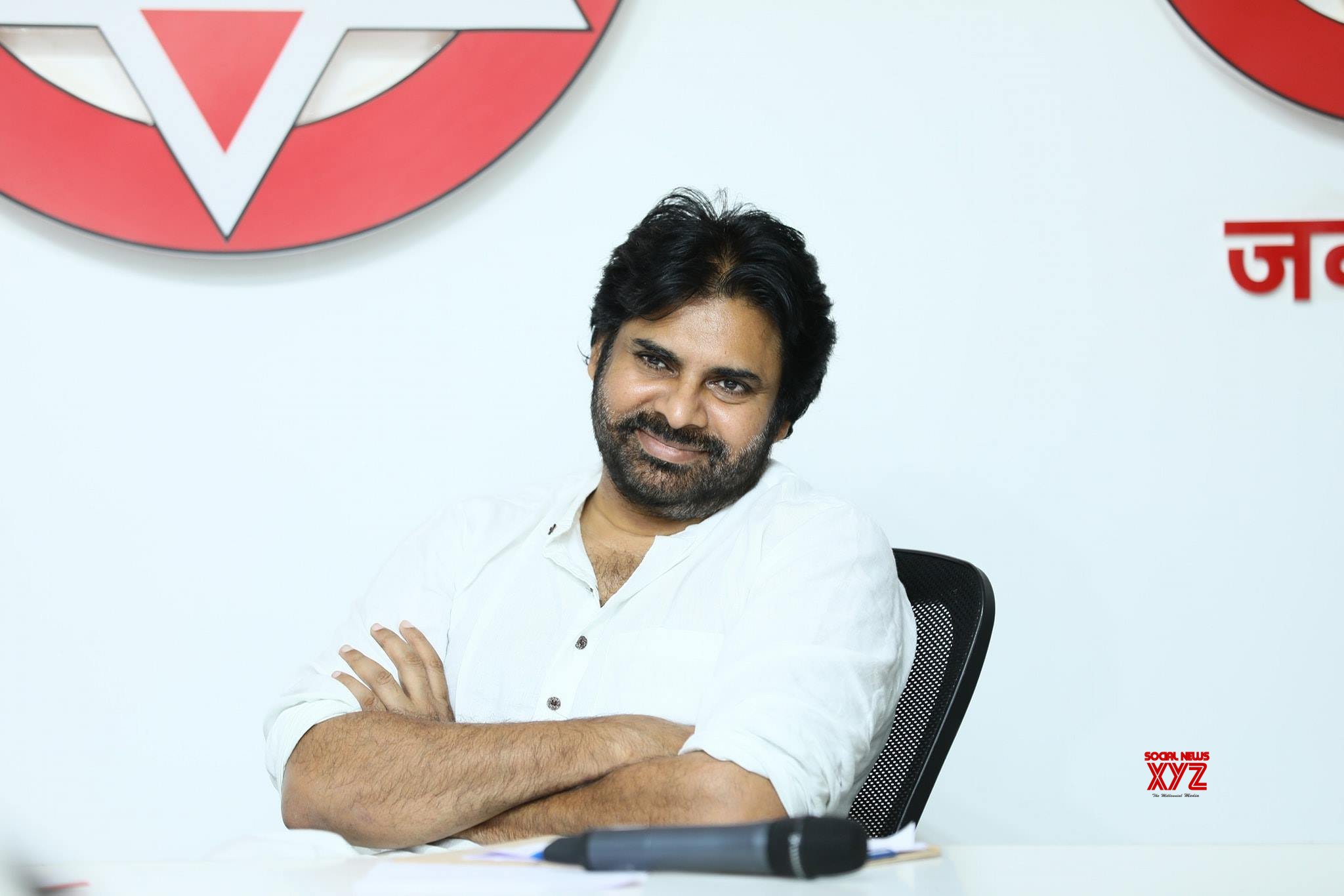 JanaSena Chief Pawan Kalyan Meeting With Amaravati Farmers - Gallery - Social News XYZ