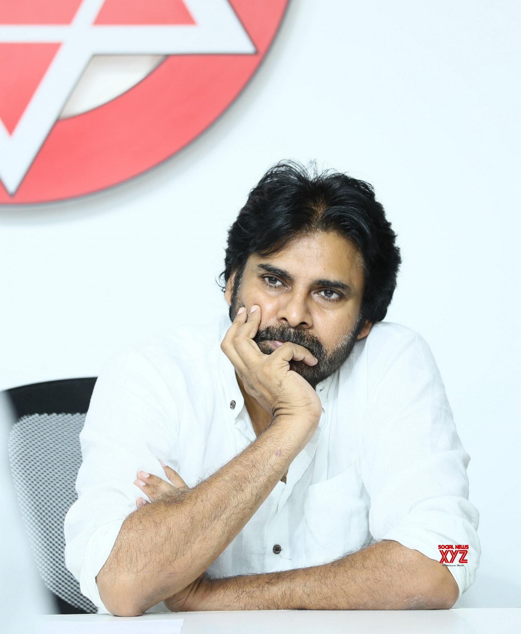 JanaSena Chief Pawan Kalyan Meeting With Amaravati Farmers - Gallery - Social News XYZ
