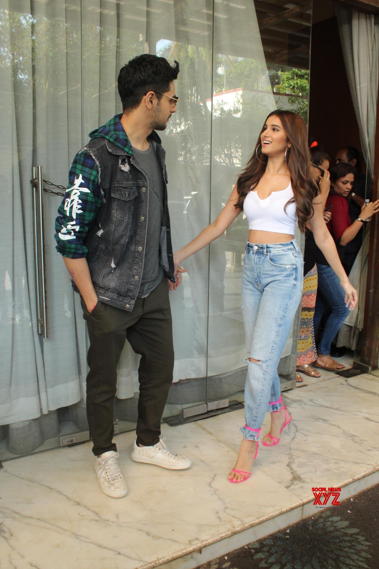 Tara Sutaria And Siddharth Malhotra Spotted Promoting Their Upcoming ...