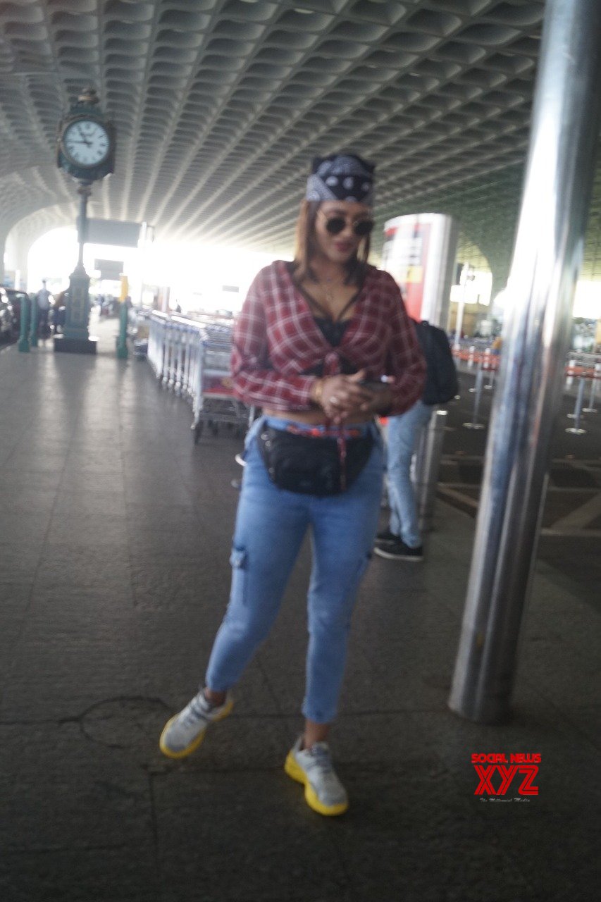 International Model And Actress Jinnie Jaaz Spotted International ...