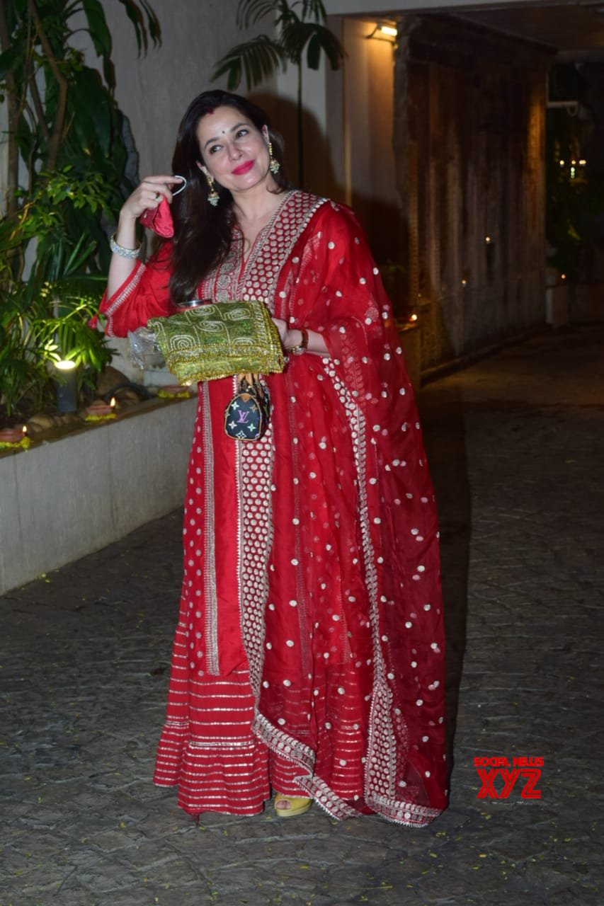 Anil Kapoor And Nilam Pose For Media At Karva Chauth Puja At Anil Kapoor House - Gallery ...