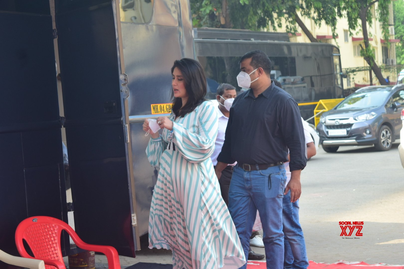 Actress Kareena Kapoor At Mehboob Studio In Bandra - Gallery - Social ...