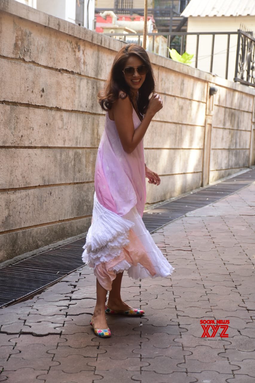 Actress Vidya Malvade Spotted At Bandra - Gallery - Social News XYZ