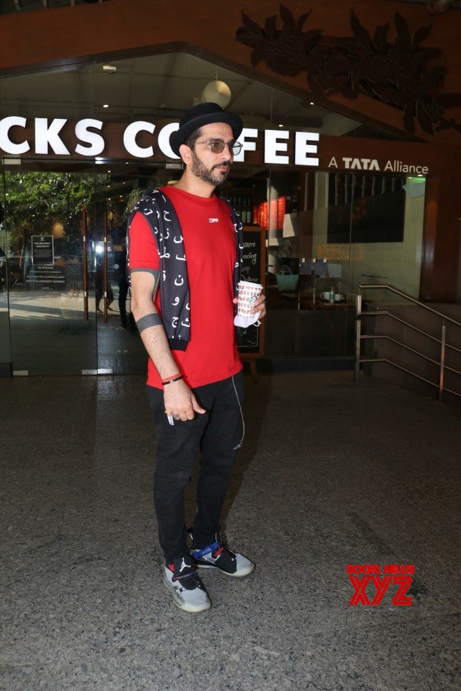 Nitin Mirani Spotted At Airport - Gallery - Social News XYZ