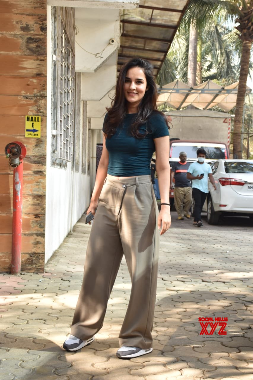 Actress Angira Dhar Snapped At Super Star Hall Andheri - Gallery ...