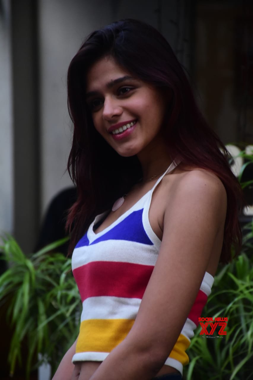 Actress Pranati Rai Prakash Spotted At Farmer's Cafe - Gallery - Social ...