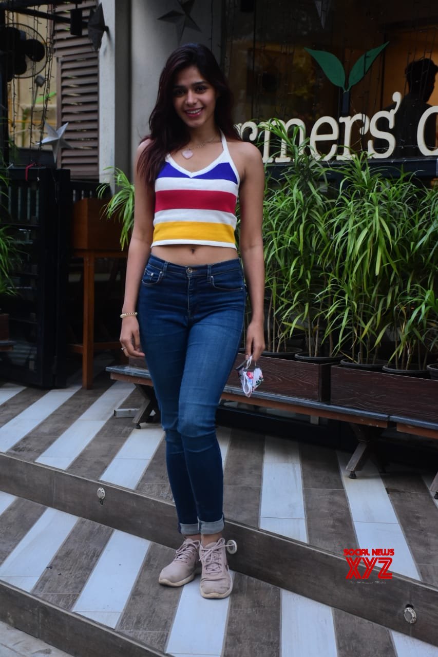 Actress Pranati Rai Prakash Spotted At Farmer's Cafe - Gallery - Social ...