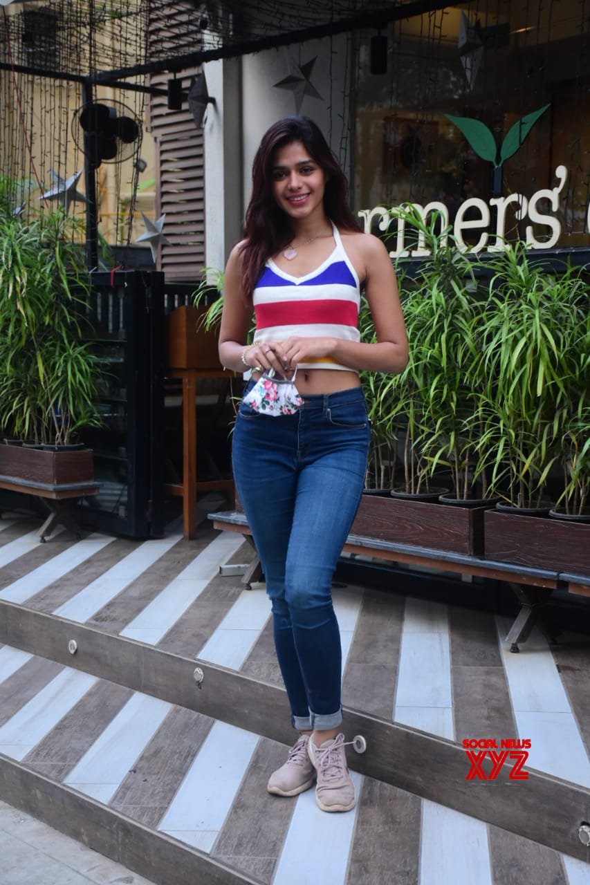 Actress Pranati Rai Prakash Spotted At Farmer's Cafe - Gallery - Social ...