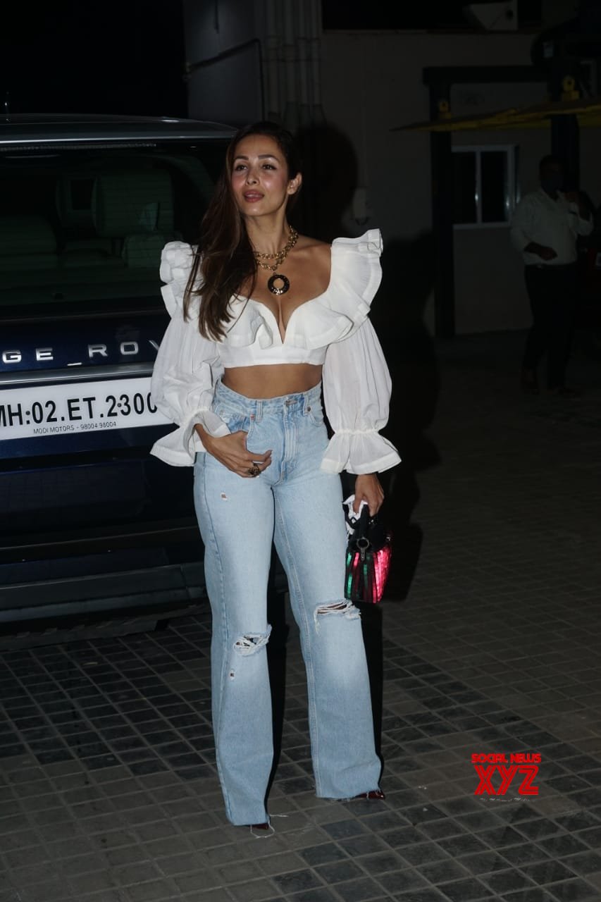 Ananya Panday - Malaika Arora And Other Celebs At Bunty Sachdeva House ...