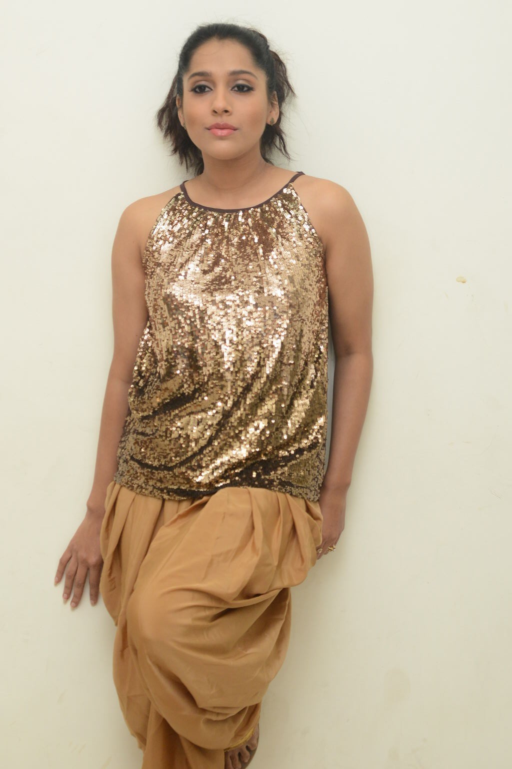 Rashmi Gautam Photo Gallery - Social News XYZ