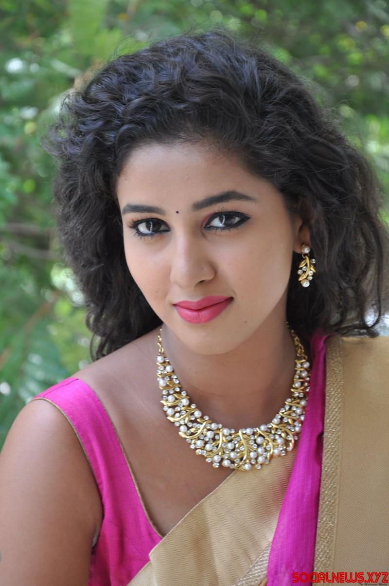 Pavani Stills - Social News XYZ