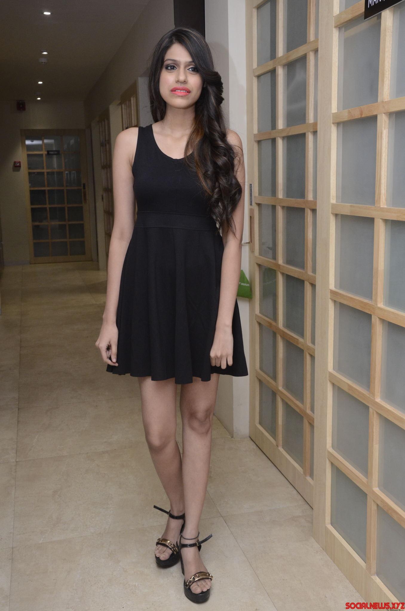 Model Apoorva Stills - Social News XYZ