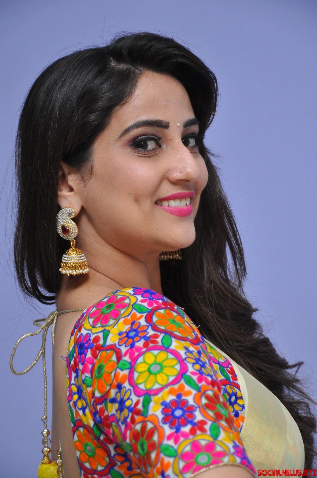 Actress Manjusha Stills Social News Xyz