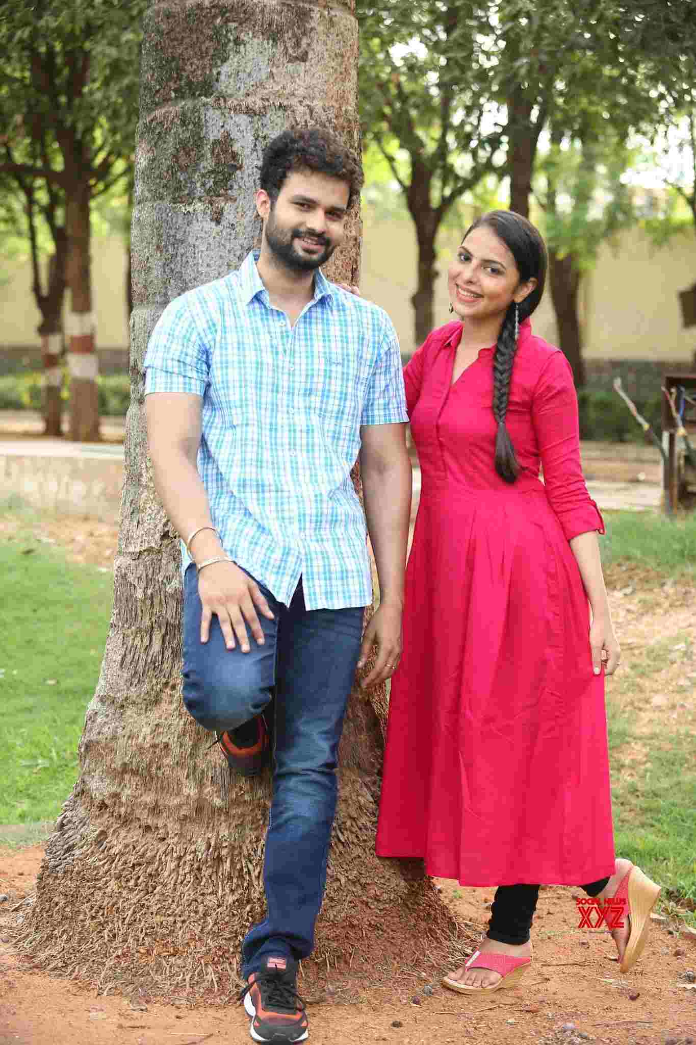 2 Friends Movie Stills - Social News XYZ