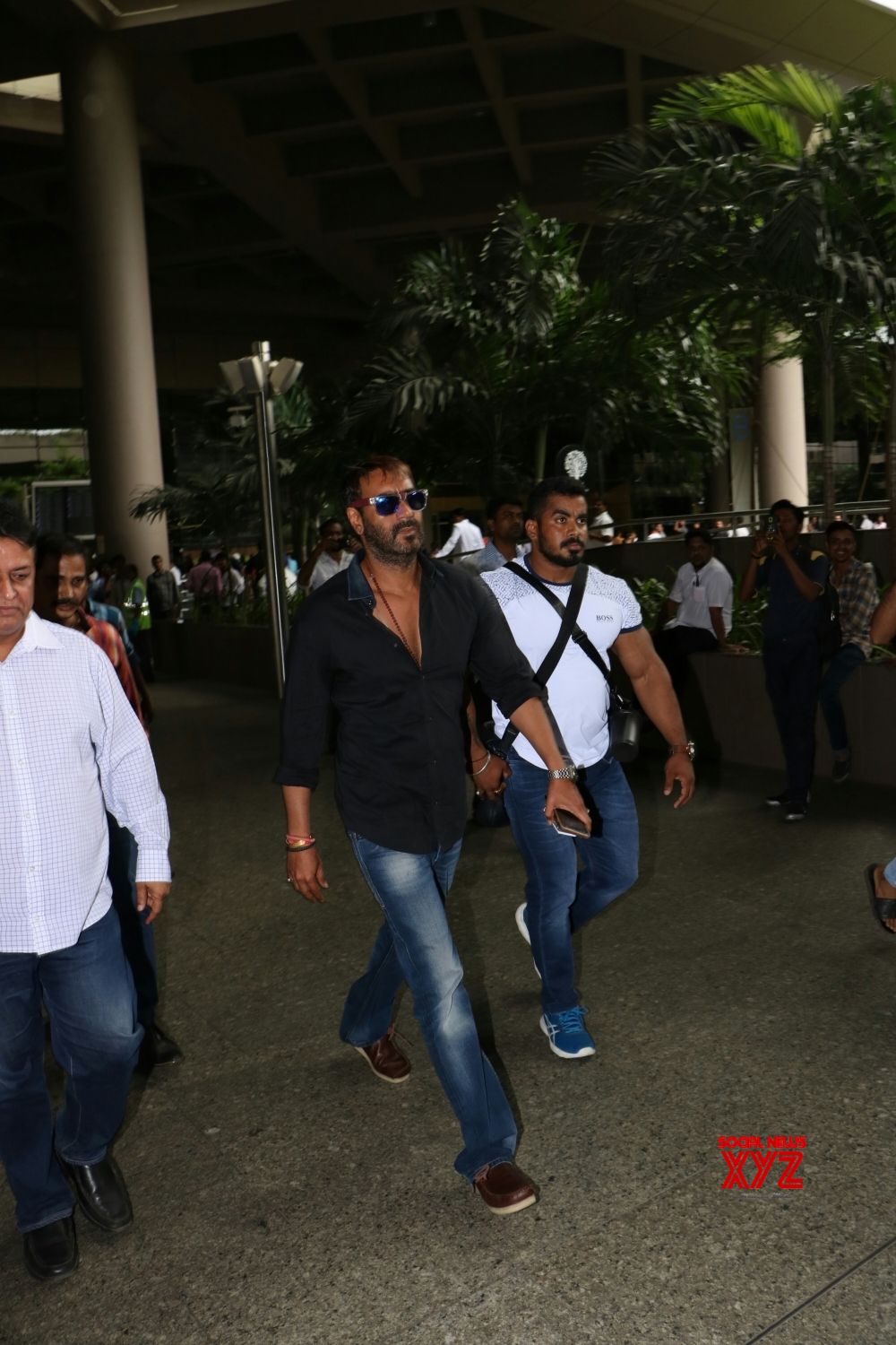 Mumbai: Ajay Devgan spotted at airport - Social News XYZ