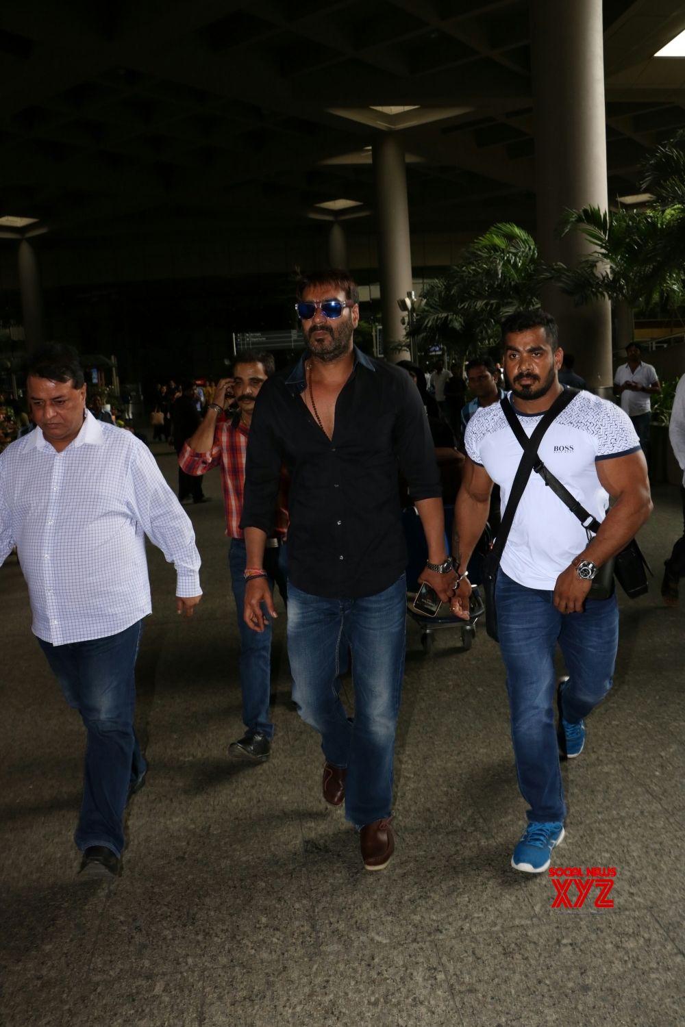 Mumbai: Ajay Devgan spotted at airport - Social News XYZ