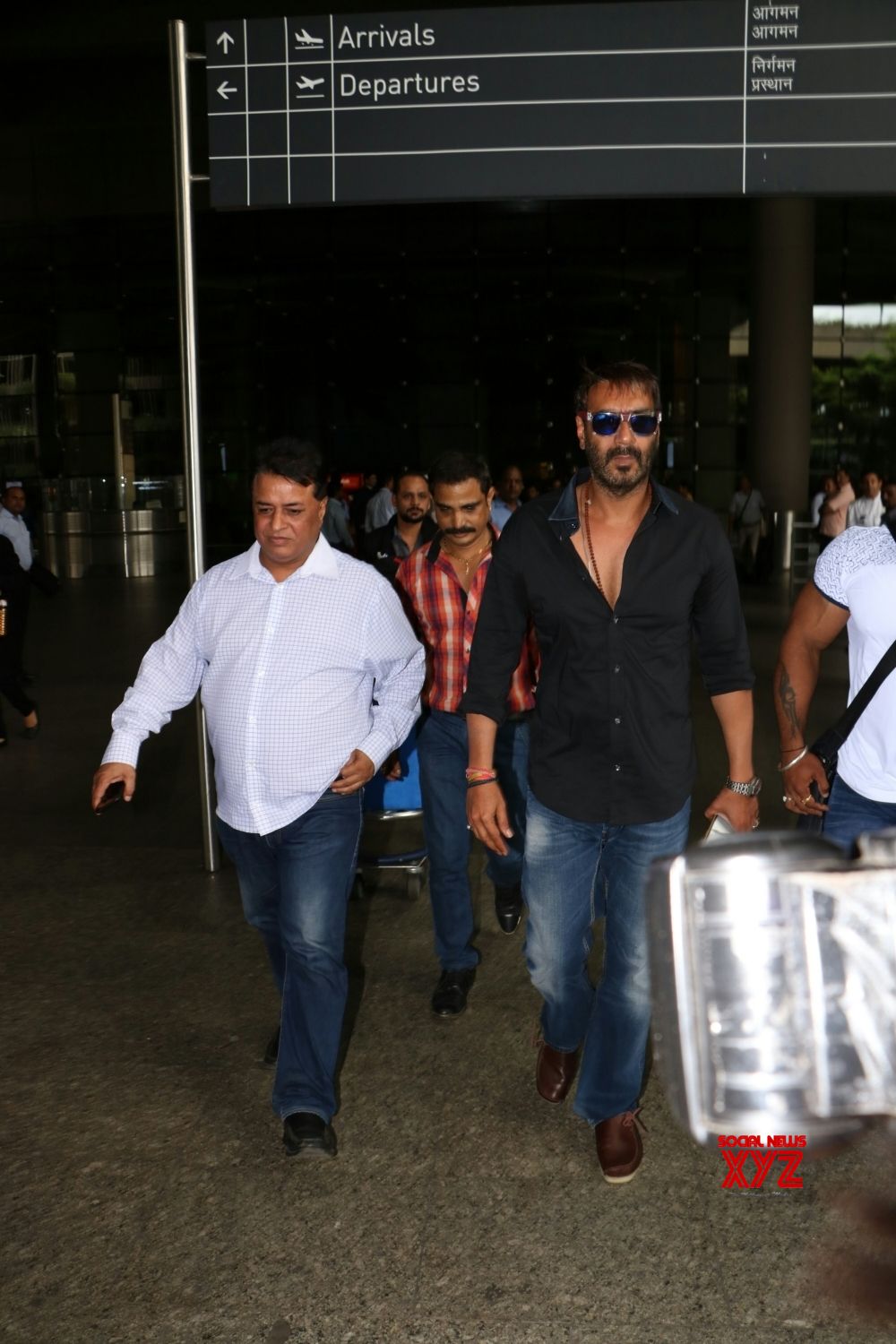 Mumbai: Ajay Devgan spotted at airport - Social News XYZ