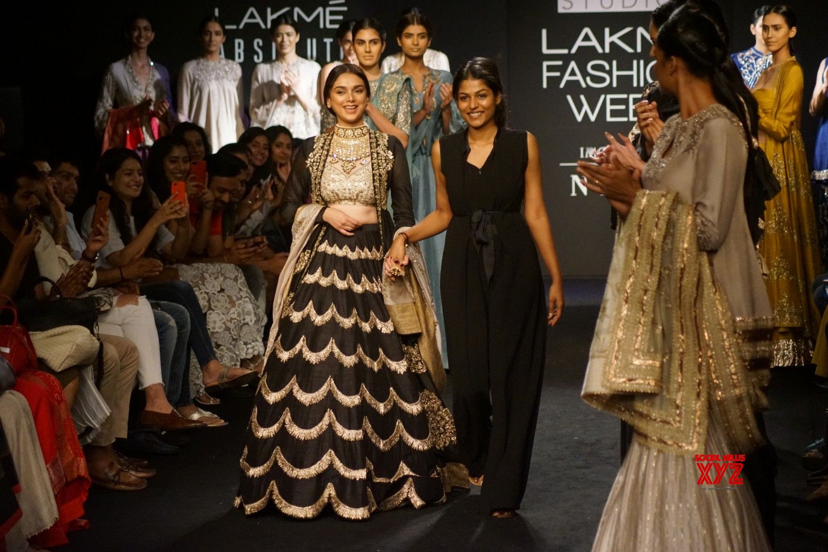 Mumbai: Aditi Rao Hydari walks the ramp for Jayanti Reddy at LFW Winter ...