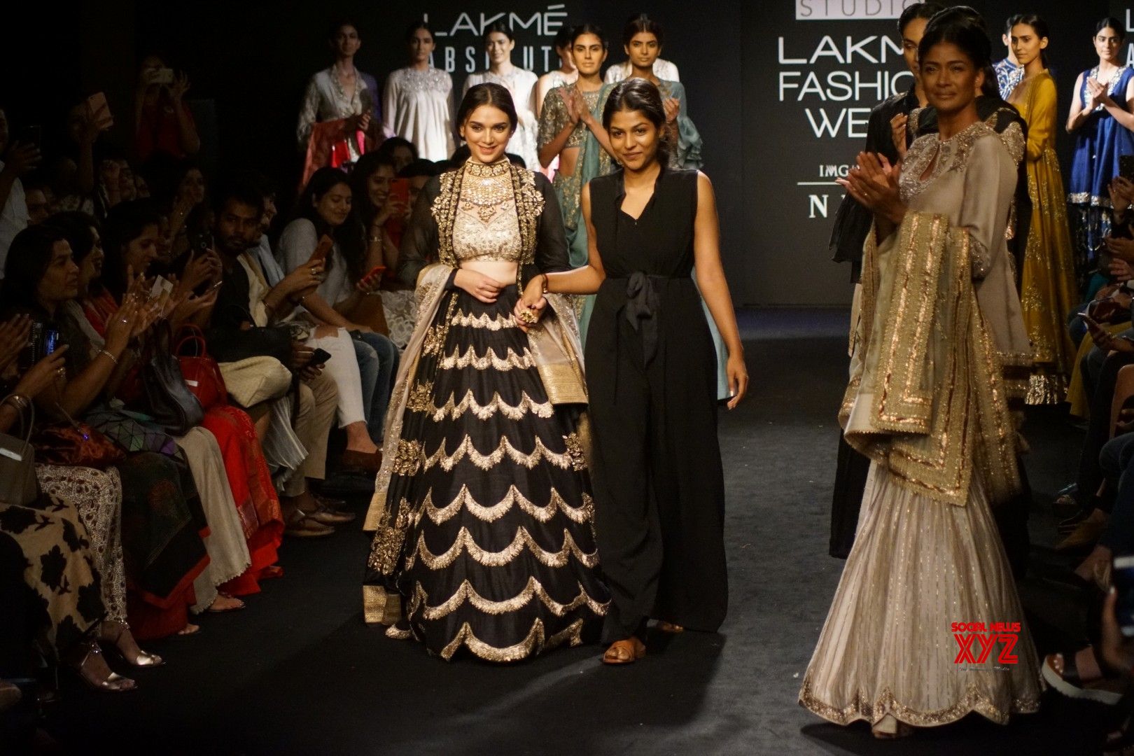 Mumbai: Aditi Rao Hydari walks the ramp for Jayanti Reddy at LFW Winter ...