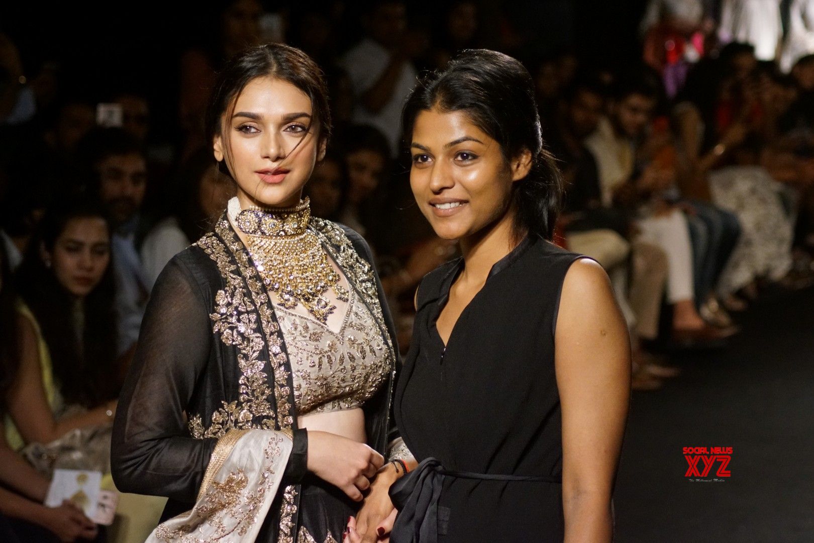 Mumbai: Aditi Rao Hydari walks the ramp for Jayanti Reddy at LFW Winter ...