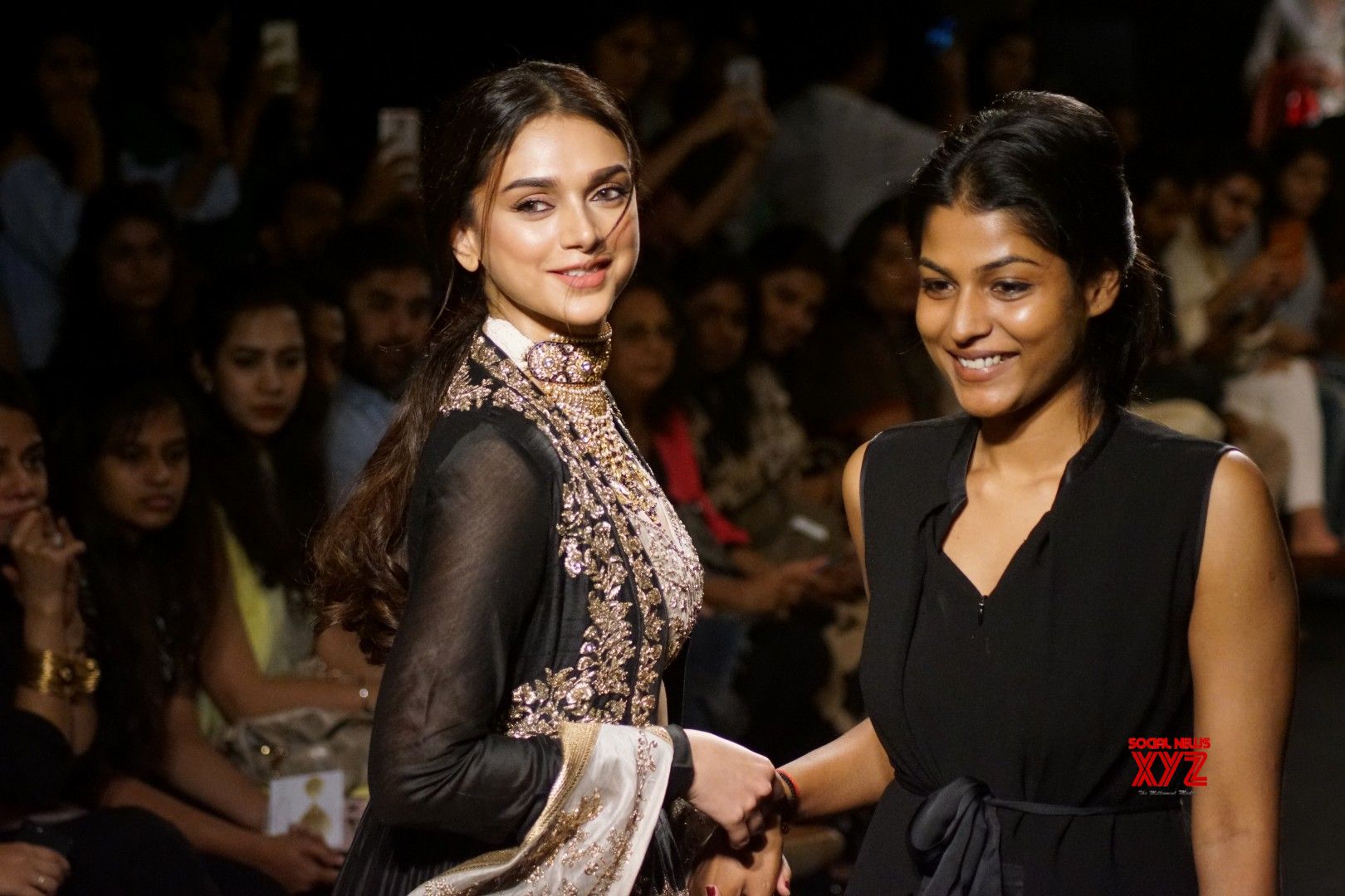 Mumbai: Aditi Rao Hydari walks the ramp for Jayanti Reddy at LFW Winter ...