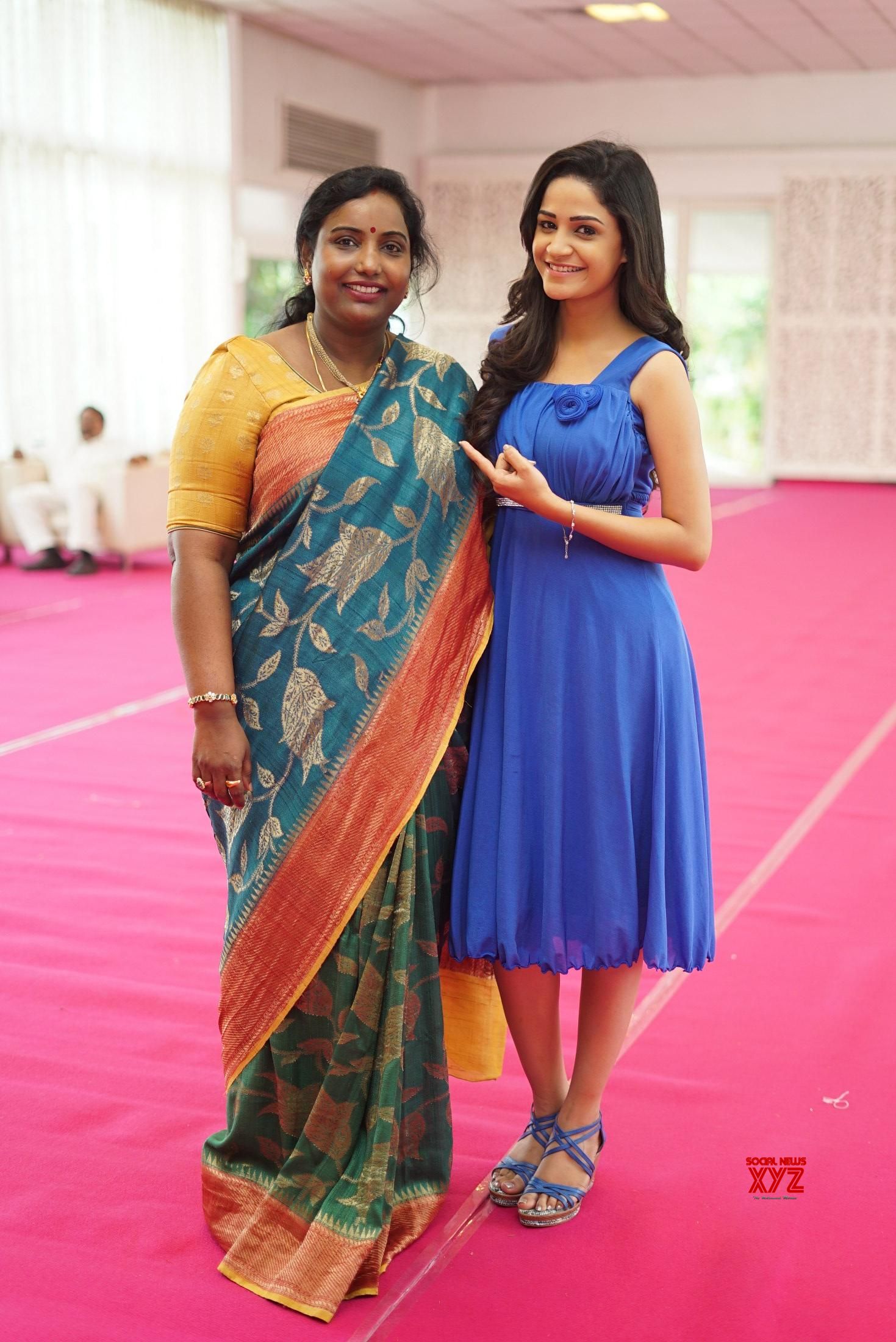 Actress Divya Nandini Inagurates Trendz Exhibition At N Convention ...