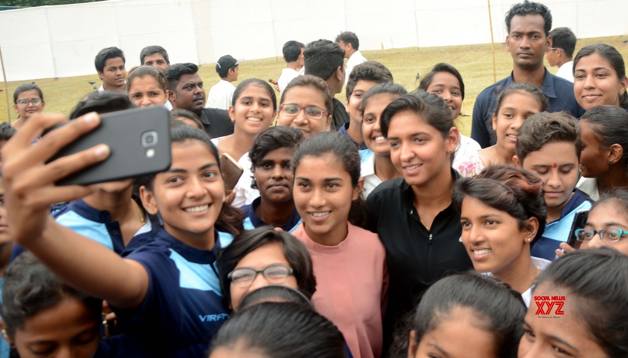 Mumbai: Poonam Raut launches her cricket academy - Social News XYZ