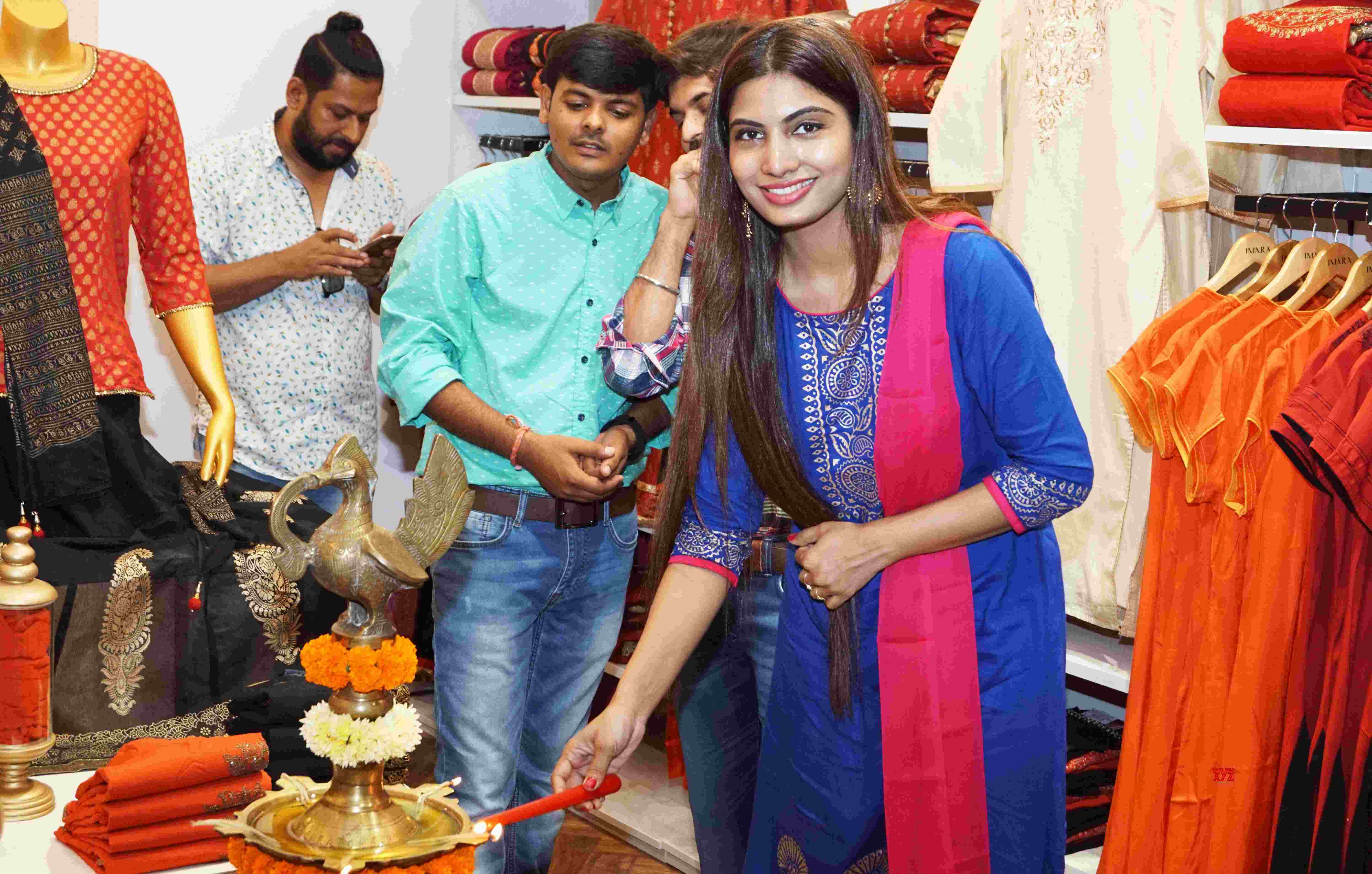 Avani Modi Inaugurated IMARA Women's Fusion Wear Store At R-City Mall ...