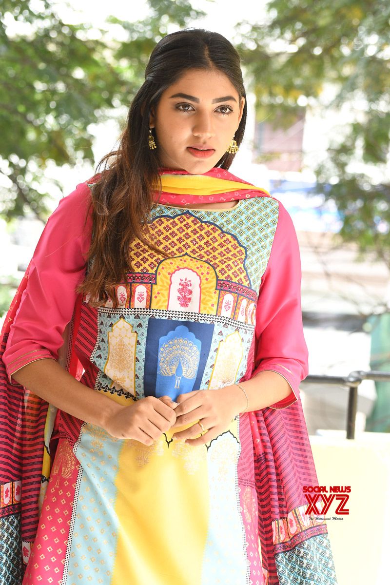 Actress Sonakshi Singh Stills From Naa Love Story Movie Motion Poster ...