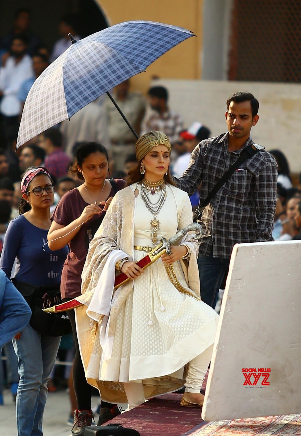 Jaipur: Kangana Ranaut shoots for "Manikarnika: The Queen of Jhansi" at ...