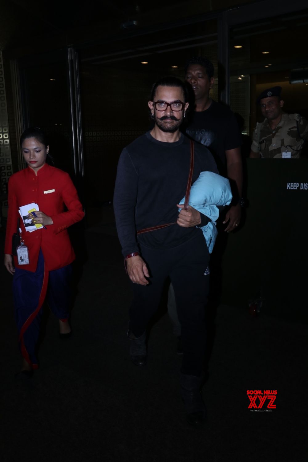 Mumbai: Aamir Khan seen at airport - Social News XYZ