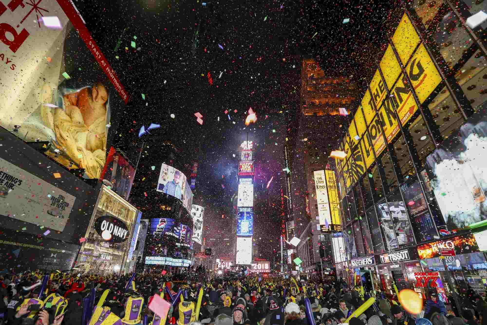 U.S. NEW YORK TIMES SQUARE NEW YEAR CELEBRATION - Social News XYZ