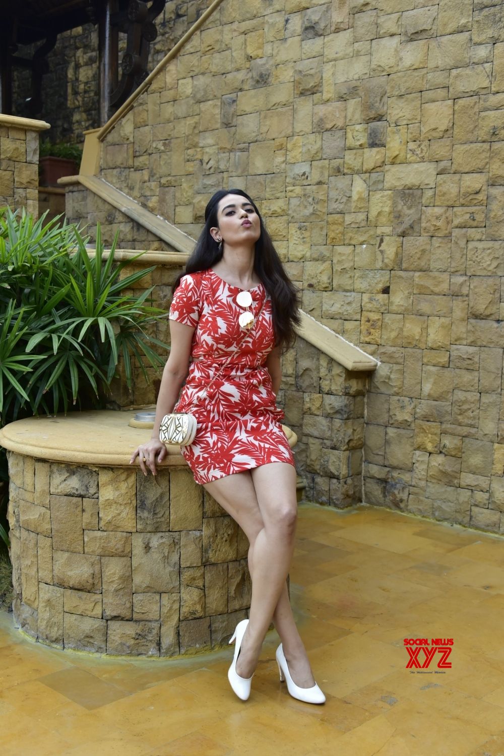 Mumbai: Soundarya Sharma during a photoshoot #Gallery - Social News XYZ