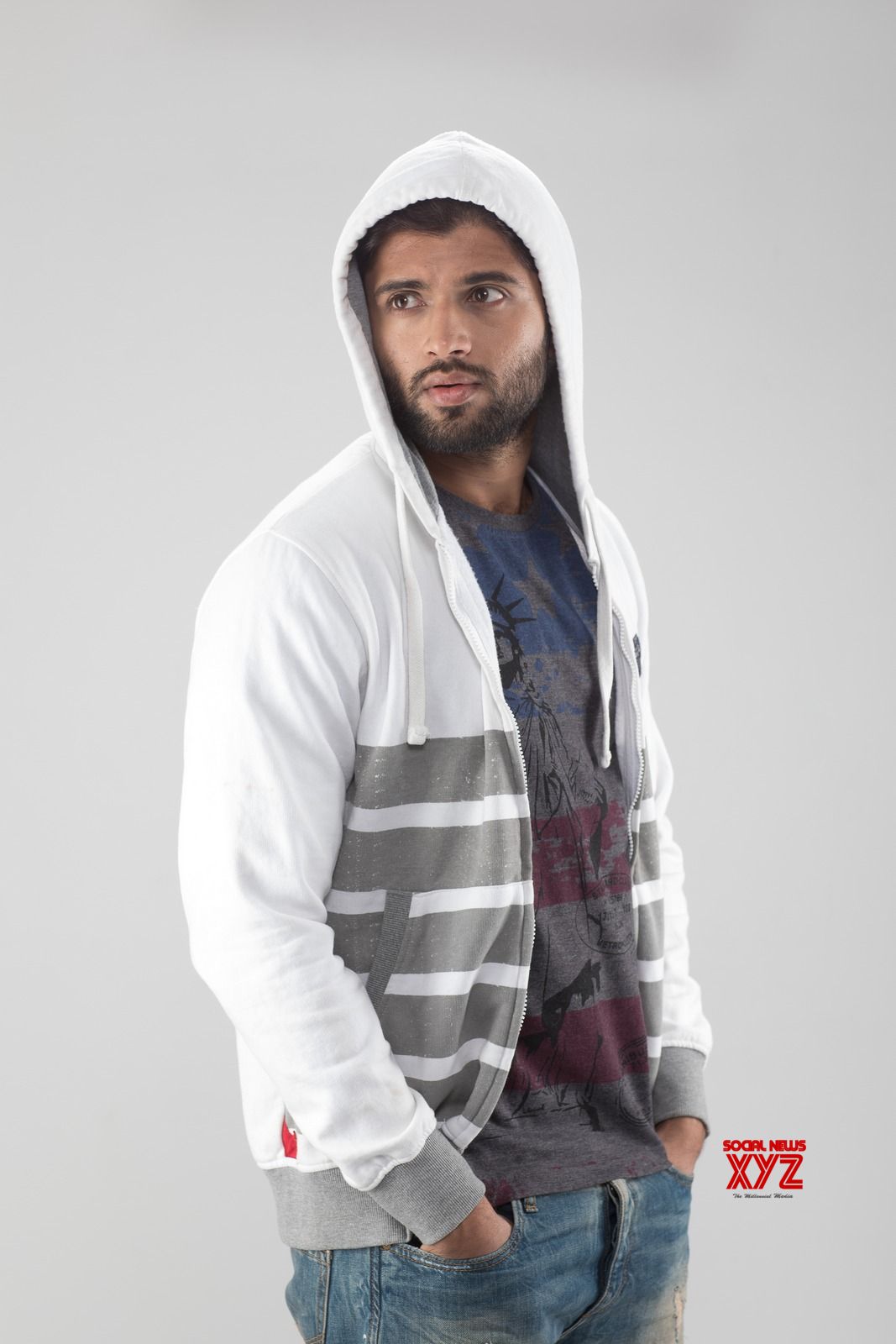 Vijay Devarakonda Movie "Ye Mantram Vesave" Stills - Social News XYZ