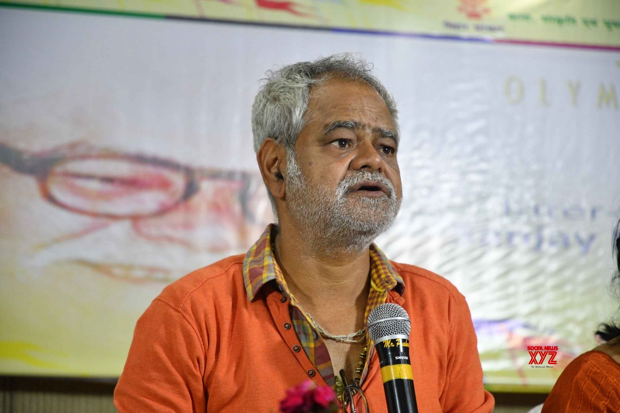 Patna: Sanjay Misra during a programme #Gallery - Social News XYZ