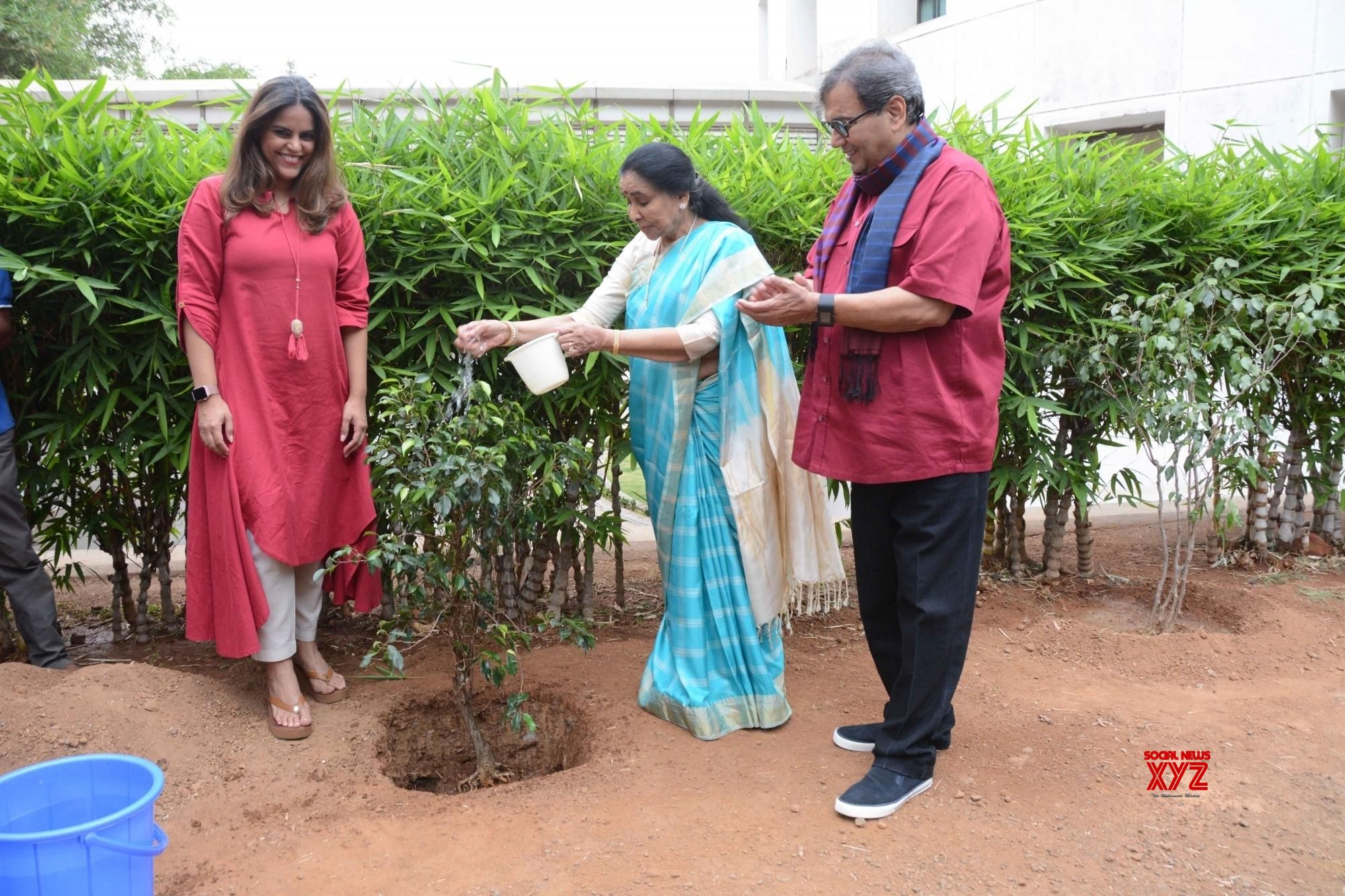 Mumbai: 5th Veda Session Asha Bhosle, Subhash Ghai #Gallery - Social ...