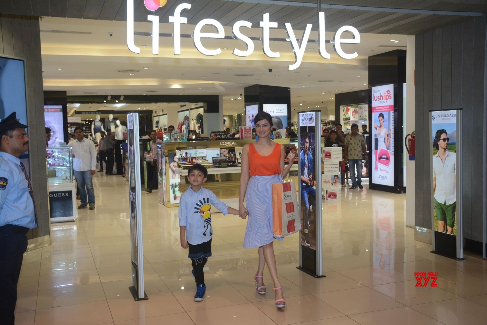 Mumbai: Divya Khosla Kumar and Ruhaan Kumar seen at a mall #Gallery ...