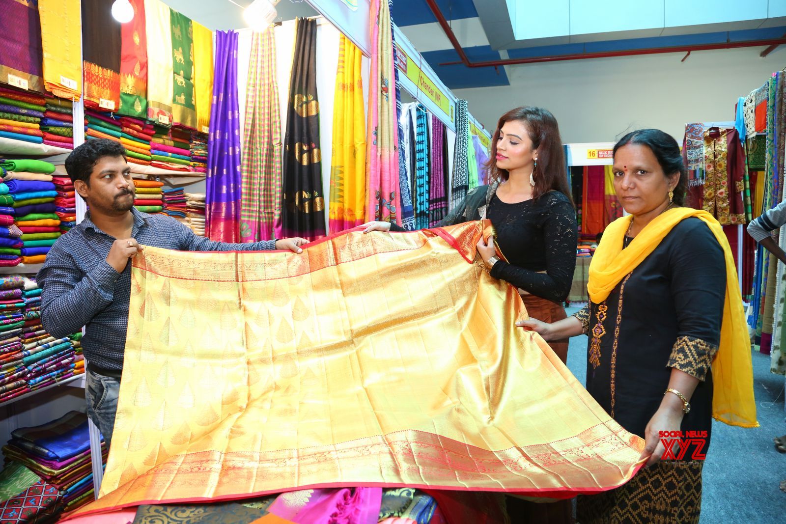 Gallery: Actress Priyanka Raman Inaugurates "SILK DEZIRE OF INDIA Expo ...