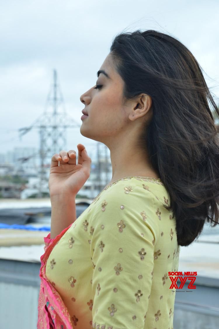 Actress Rashmika Mandanna Stills From Geetha Govindam Movie Promotions 1936