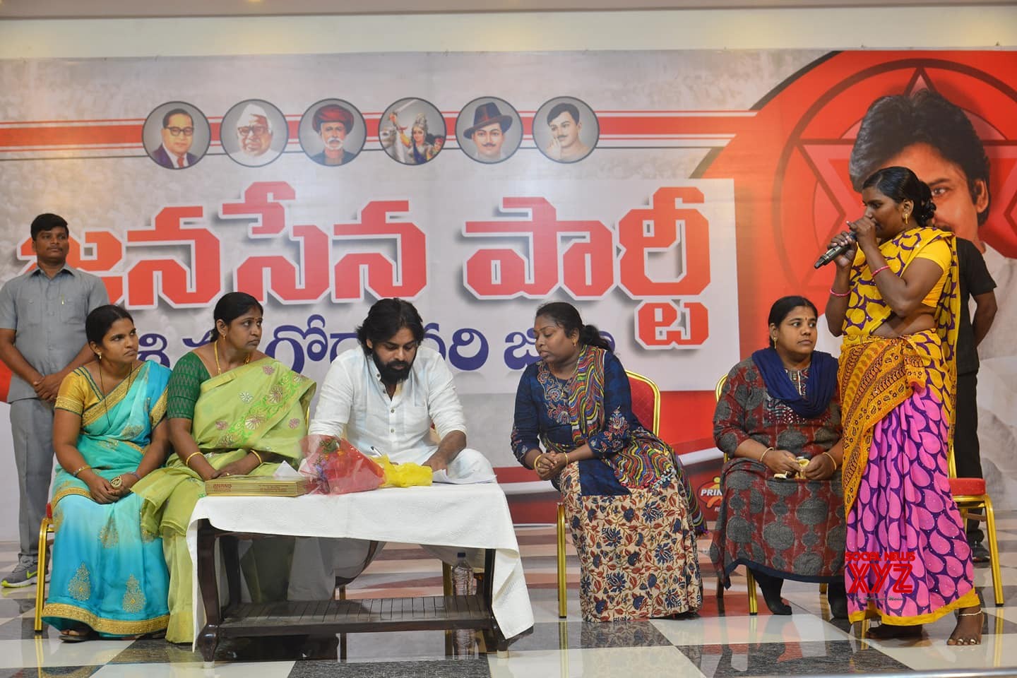 JanaSena Chief Pawn Kalyan Interacts With Jangareddygudem DWCRA Women ...